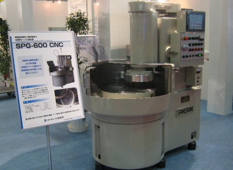 製品紹介 – 全自動ロータリ平面研削盤の三進精機